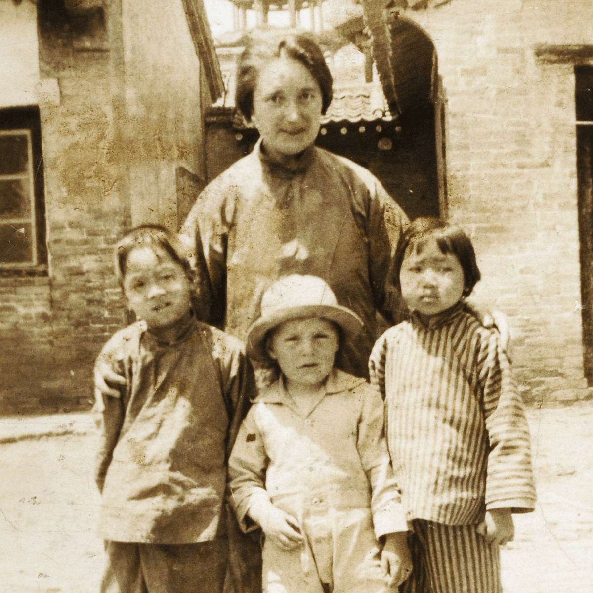 The Story and Testimony of Gladys Aylward – LIFE ON THE ALTAR